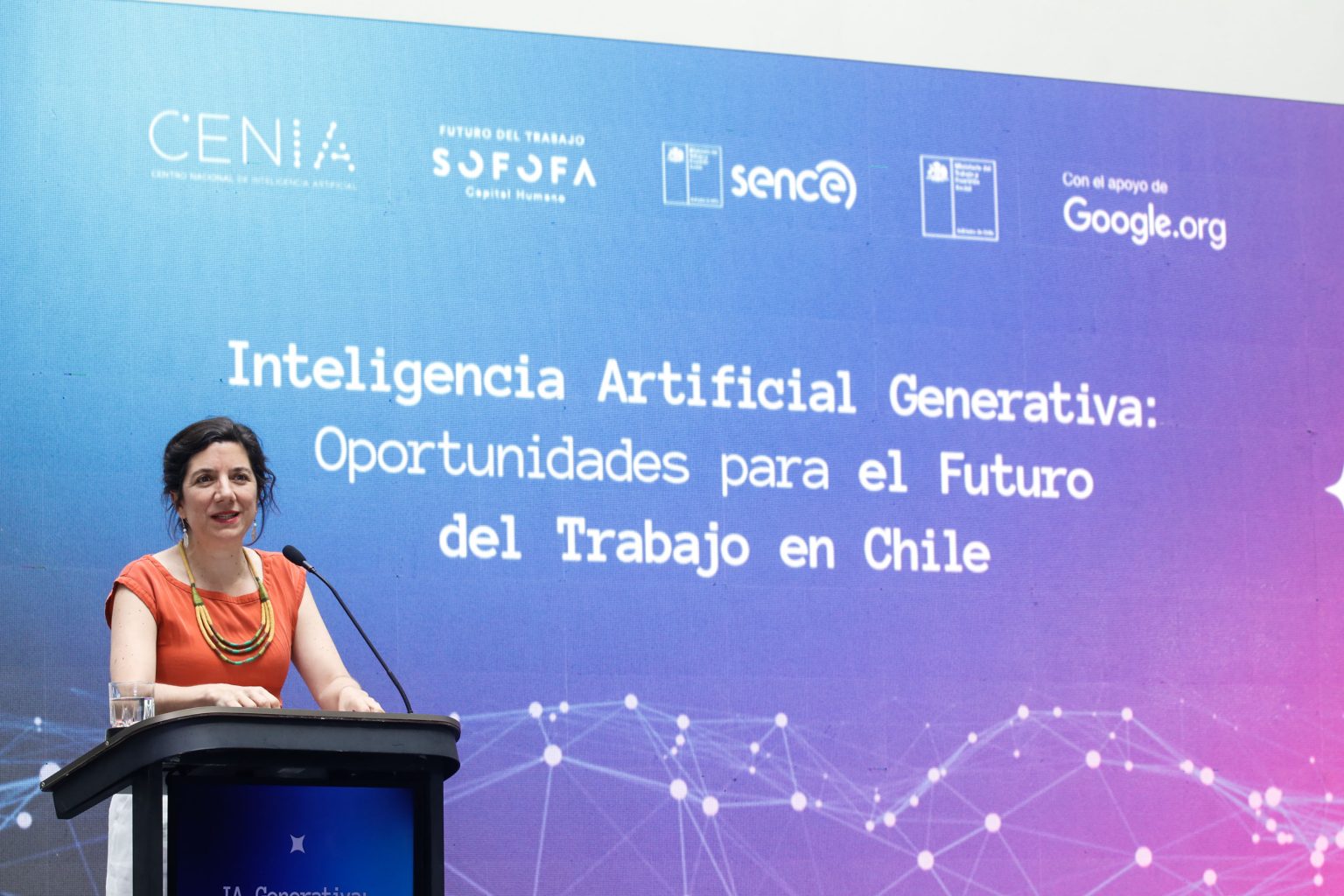 50% de la fuerza laboral de Chile puede mejorar significativamente su productividad adoptando la ...